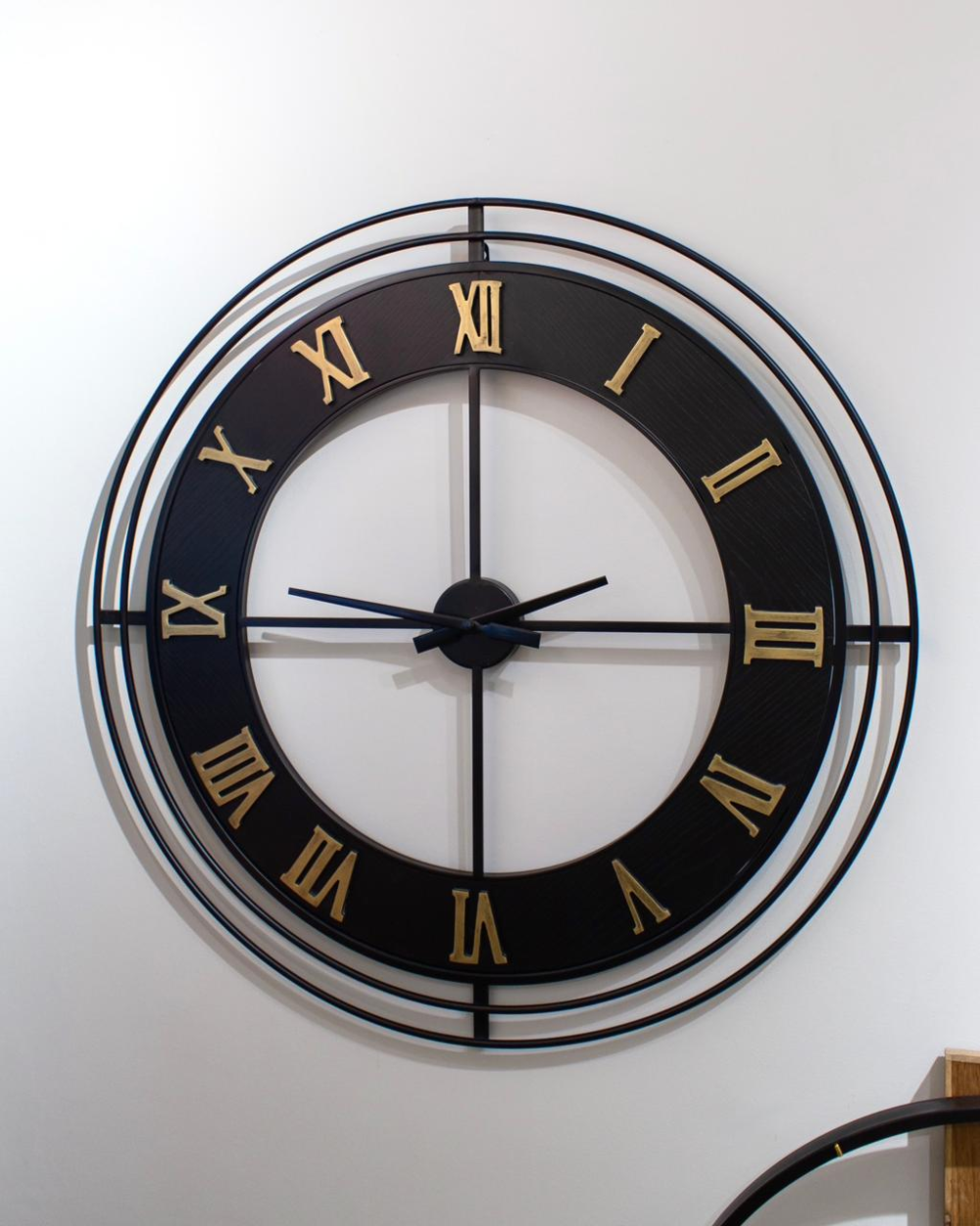 Reloj de Pared Metálico con Números Romanos 86cm Diámetro - Carla ...
